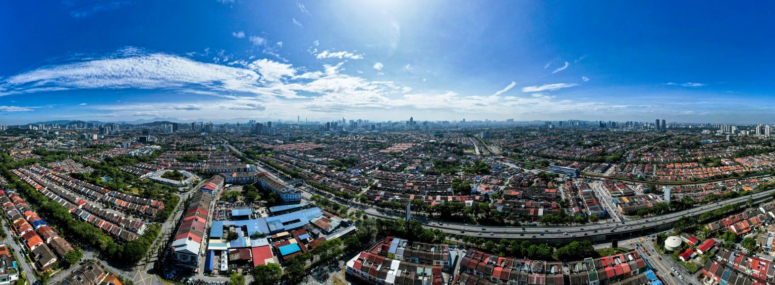 The Pinnacle of Luxury at Megah Rise Penthouse - Megah Rise